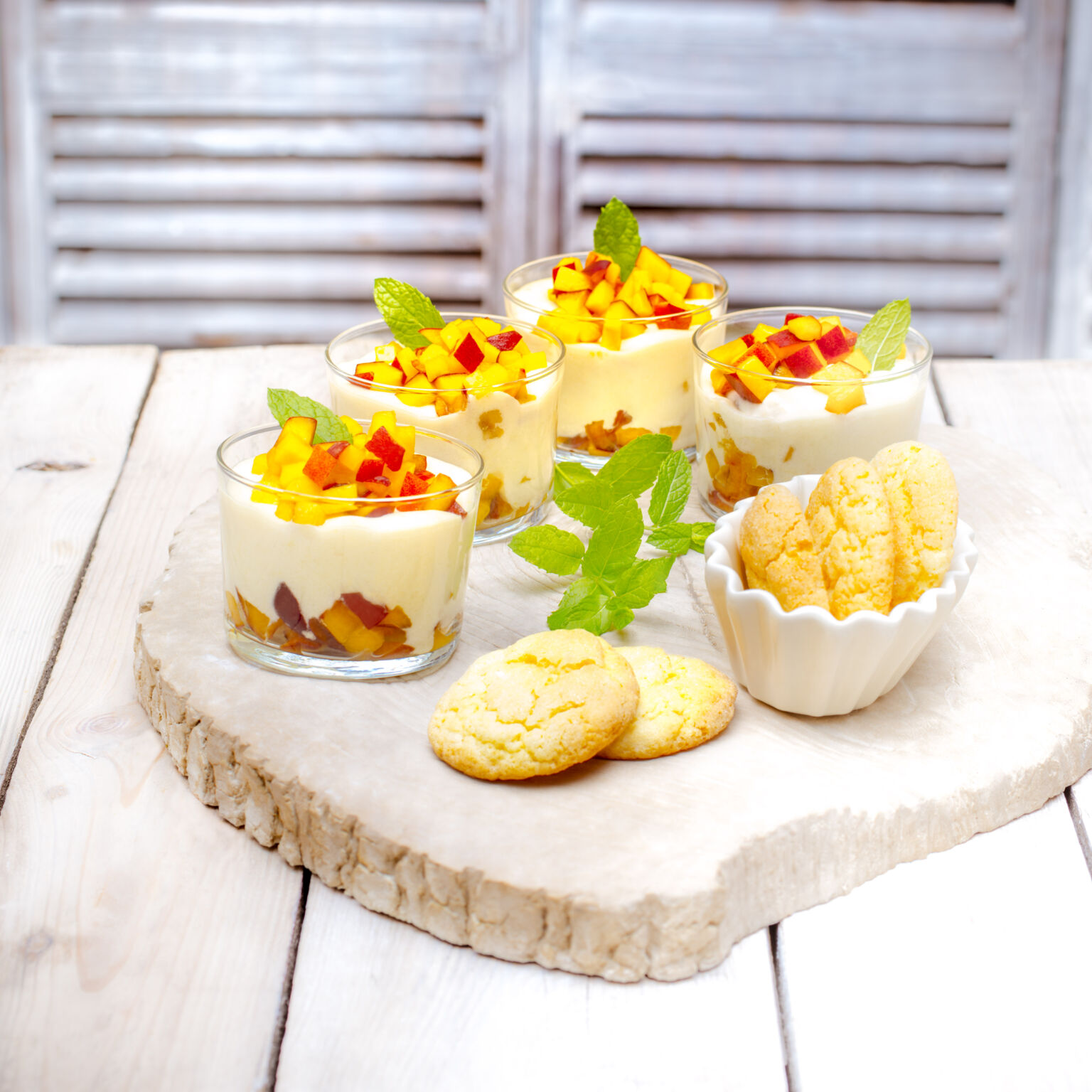 Mousse de pêches au mascarpone et biscuits à l'amande - All-Clad, vente ...